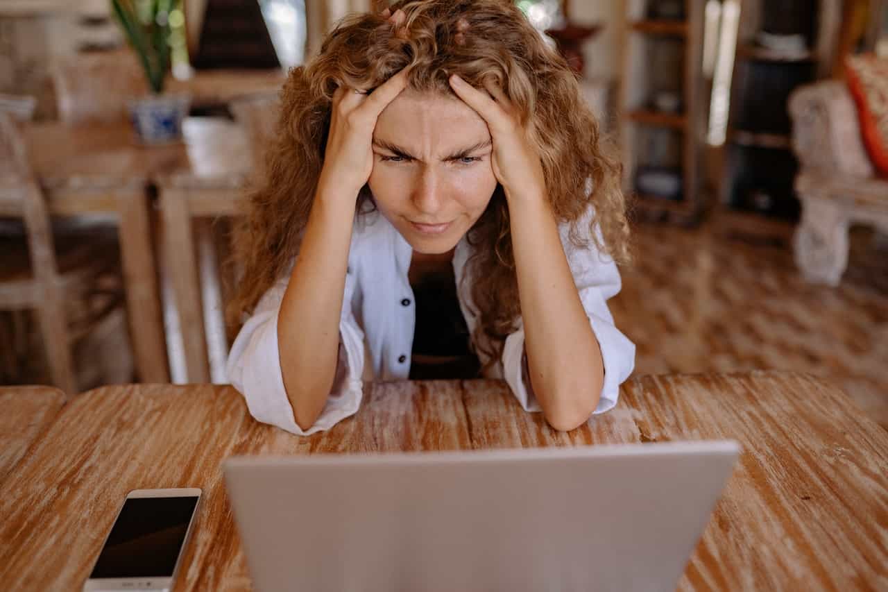 Stres w pracy biurowej - jak sobie radzić ze stresem w biurze? | Blog ...